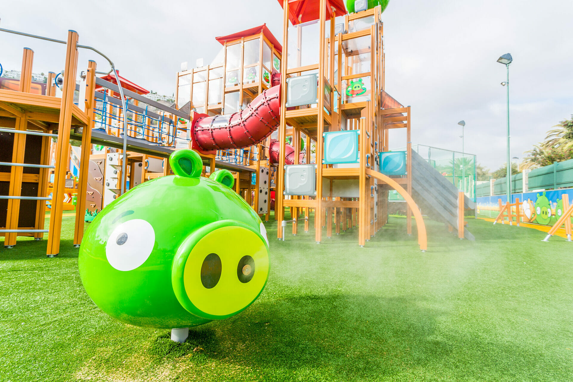 Angry Birds Attractions | Angry Birds